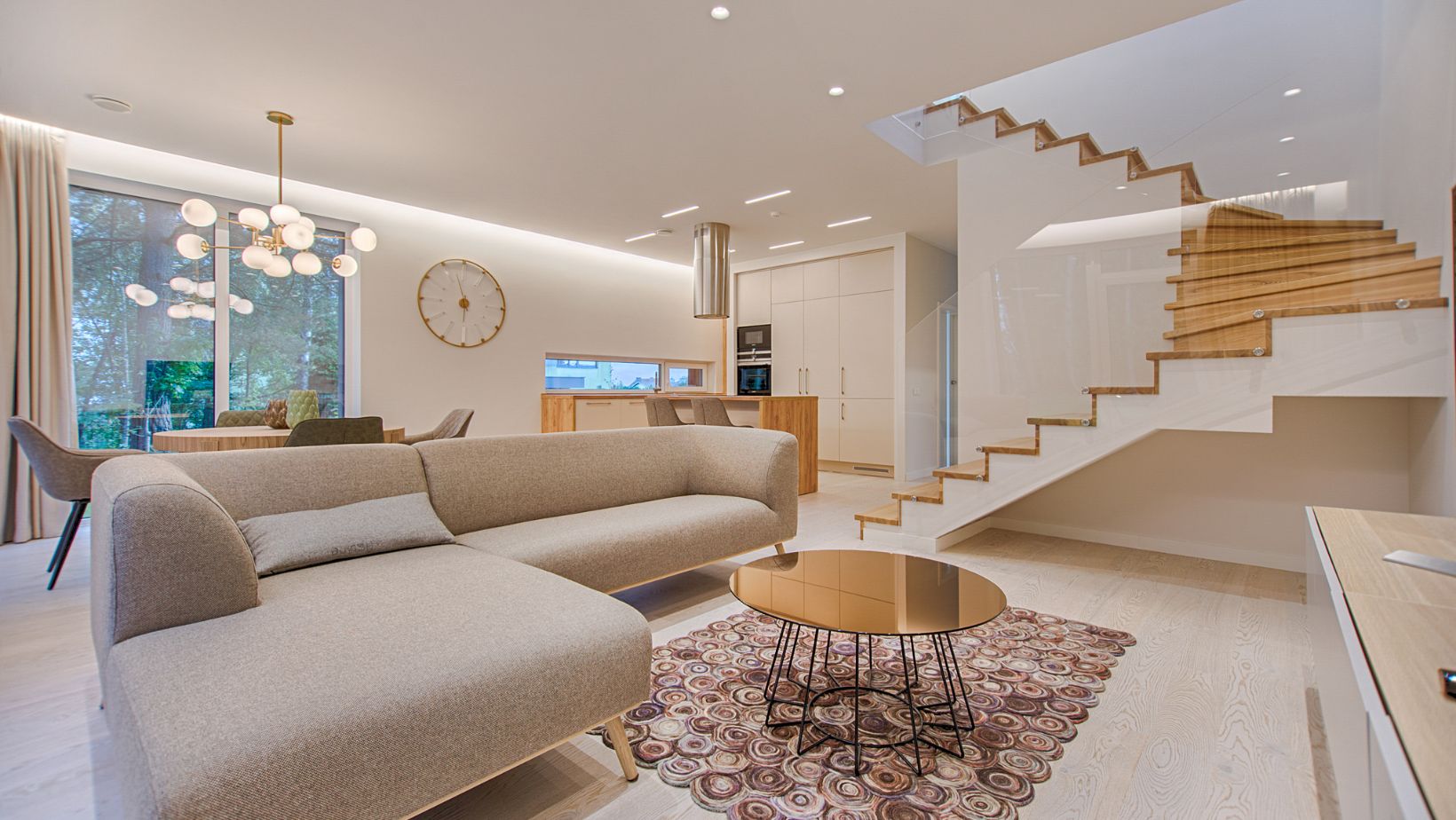 How to Make a Small Space Feel Bigger: Interior Design Hacks That Work ...